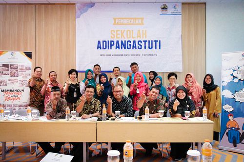 Sekolah Adipangastuti: Penyemaian Benih Kearifan Lokal di Sekolah | KHUB - A Knowledge Hub for ...